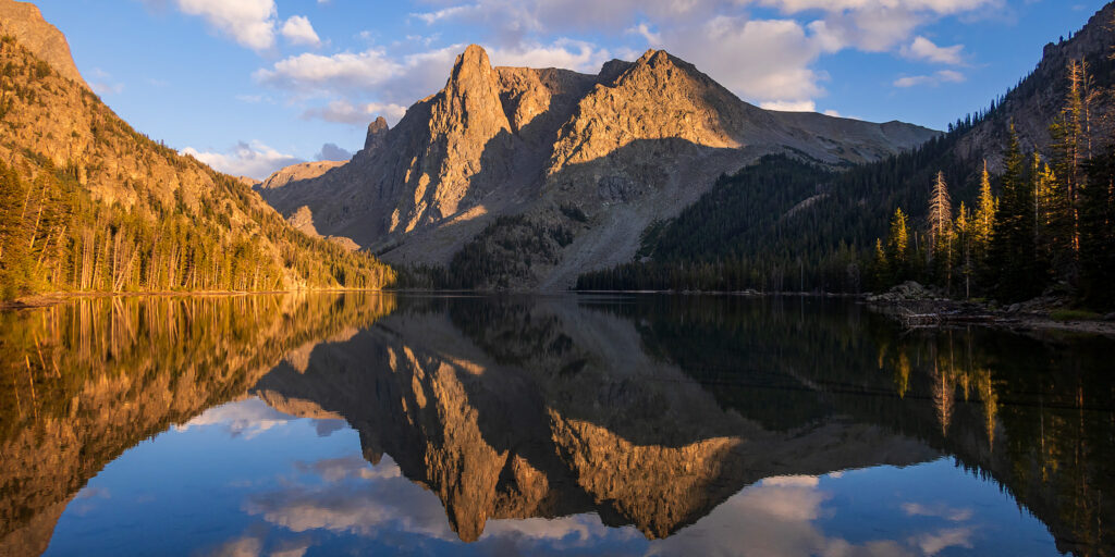 The Wind Rivers: Green River Lakes & Slide Lake // ADVENTR.co