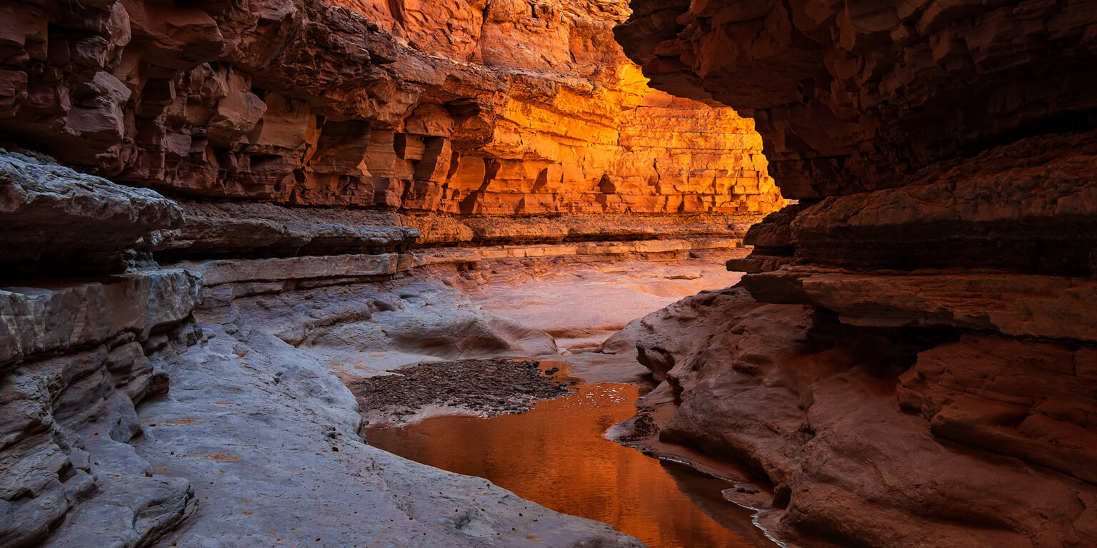 The Sculptured Earth: End of Trails in The Maze // ADVENTR.co
