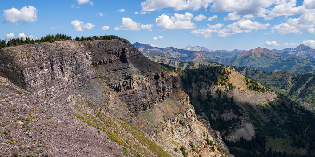 Scarp Ridge: Lake Irwin to the Red Lady // ADVENTR.co